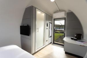 Lost Shore Surf Resort, Ratho (updated prices 2025)