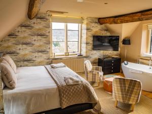 Bagshaw Hall, Bakewell (updated prices 2025)