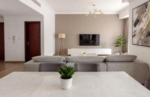 Beautiful and bright 1 bedroom apartment! Sofia !, दुबई की (2026 के लिए ...