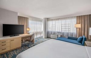DoubleTree by Hilton LAX - El Segundo, El Segundo (updated prices 2025)