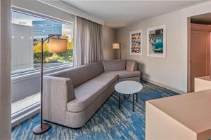 DoubleTree by Hilton LAX - El Segundo, El Segundo (updated prices 2025)