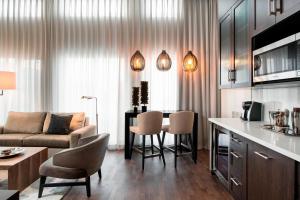 Courtyard by Marriott Calgary South, Calgary (updated prices 2025)