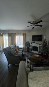 Gorgeous 3 BR Home with Cable TV in all rooms & free Wi-Fi, Concord ...