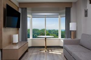 Sheraton Suites Columbus Worthington, Columbus (updated prices 2025)