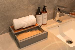 Model J Hotel Jakarta Soekarno - Hatta Airport 曼居酒店 雅加达苏加诺哈达机场店, Gardu ...