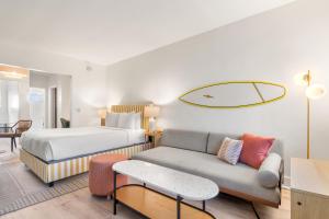 Aloha Fridays, Miami Beach (updated prices 2025)