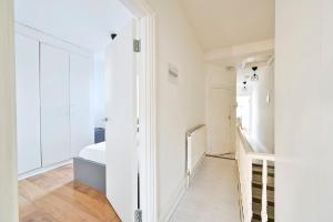 2-Bed, Sleeps 8 in Leyton E10, Near Stratford, London (updated prices 2025)