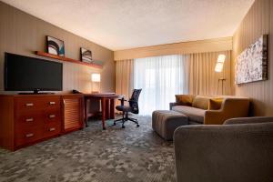Courtyard by Marriott Champaign, Champaign (updated prices 2025)
