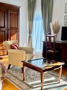 Villa Rava Hotel & restaurant, Rava (updated prices 2025)