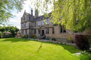 Bagshaw Hall, Bakewell (updated prices 2025)