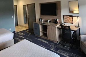 Edgewater Inn and Suites, an Ascend Collection Hotel, Coos Bay (updated ...