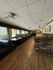 Wells Gray Inn, Clearwater (updated prices 2025)