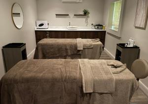 Hogs Back Hotel & Spa Nr Farnham, Farnham (updated prices 2025)