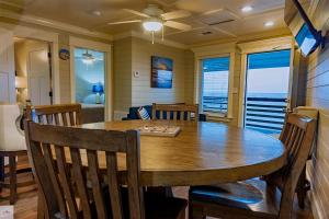 Blue Dolphin Inn and Cottages, Grand Isle (updated prices 2025)