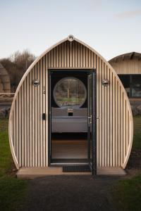 Lost Shore Surf Resort, Ratho (updated prices 2025)