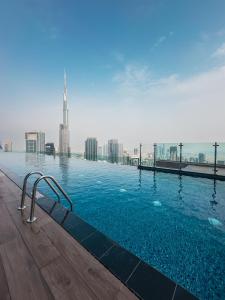 ALiving Luxury 2BR with Infinity Pool at Paramount Hotel Midtown Close ...