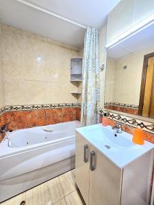 Disfruta la experiencia Magic World, Oropesa del Mar (precios ...