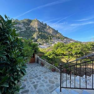 MEROLI Guesthouse - UNESCO quarter, Berat (updated prices 2025)