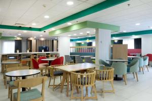 Hampton by Hilton Saltillo Zona Aeropuerto, Saltillo (precios ...