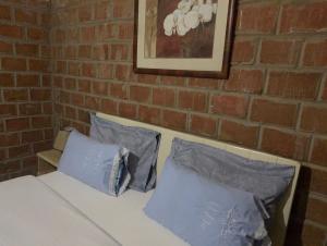 Warthog House-cozy country house, 3 Bed, Mumbwa (updated prices 2025)