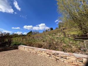 Tanyard Barn - Luxury Hot Tub & Secure Dog Field Included, Old Glossop (updated prices 2025)
