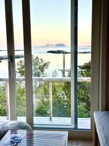 Oceanview Mini-House - Stunning Views, Moskenes (updated prices 2025)