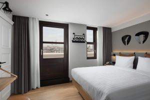 Moxy Istanbul Taksim by Marriott Bonvoy, Istanbul (updated prices 2025)