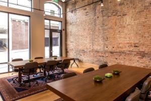 Moxy Cincinnati Downtown, Cincinnati (updated prices 2025)