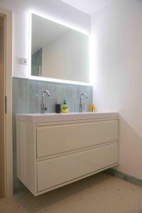 New Modern Beach Apartment, Rab (updated prices 2025)