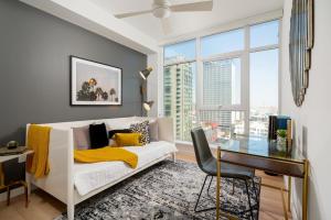 Sky-Rise Apartments, Los Angeles (updated prices 2025)