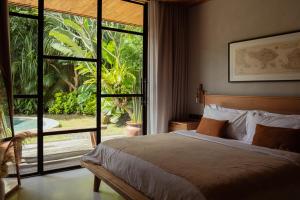 OLA HOUSE Uluwatu Bespoke 2 BR with Salt Water Pool 10 minutes to Best ...