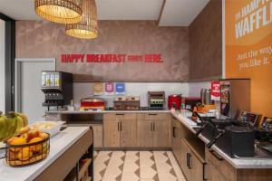 Hampton Inn & Suites Maui North Shore, Kahului (updated prices 2025)