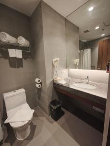 The Tribute Hotel, Manila (updated prices 2025)