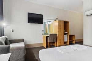 Adelaide Paringa, Adelaide (updated prices 2025)