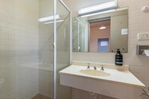 Adelaide Paringa, Adelaide (updated prices 2025)