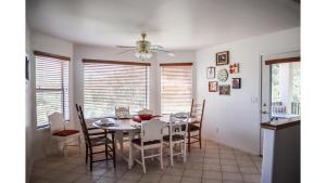 Poppy House- Charming Prescott Getaway - Mtn Views, Prescott (prețuri ...