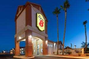 Super 8 by Wyndham Tucson/Grant Road Area AZ, Tucson (updated prices 2026)