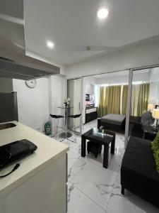 Azure Resort and Staycation by Miss Angie, Manila (precios actualizados ...