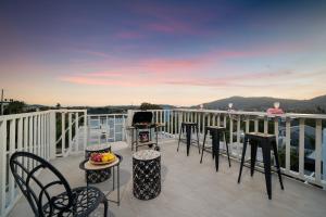 Soulscape Boho-Style Pool villa & Sunset Rooftop, फुकेत टाउन की (2026 ...