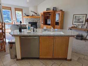 Snowcreek Resort Vacation Rentals 776 Fairway Circle, Old Mammoth ...