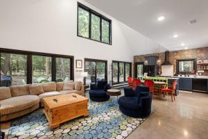 Isla Fern - Modern Cabin Retreat at Sleeping Bear Dunes, Honor (updated ...
