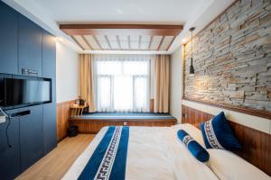 Yabuli Ski Resort & Beiguo Spring Hot Spring Resort, Shangzhi ...
