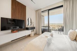 FIRST CLASS Studio Canal and Pool View, Dubai (updated prices 2025)