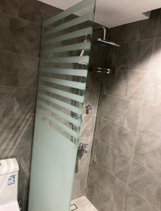 Large modern studio, perfect for long or short stays, Riyadh (updated ...