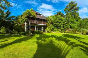 Bangtao Beach 5 Bdrm Pool Villa in Lrg Prv Garden, Ban Lum Fuang ...