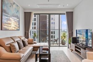 Bason Hideaway METROPOLE Apartment with free SIM for 3 Nights and Free ...