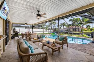 Adventure & Relaxation, Pool Table, Bikes, Heated Pool - Sunset Lodge ...