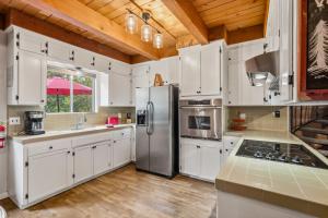 Fire Escape Cabin-Southern Yosemite, Oakhurst की (2026 के लिए अपडेट हुई ...