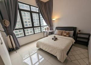 Cozy 3R2B# Conezion IOI Resort City# Netflix# Walk to IOI City Mall ...