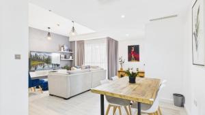 Spacious 2 BR with Sea and Marina View Bahar JBR, Dubai (updated prices ...